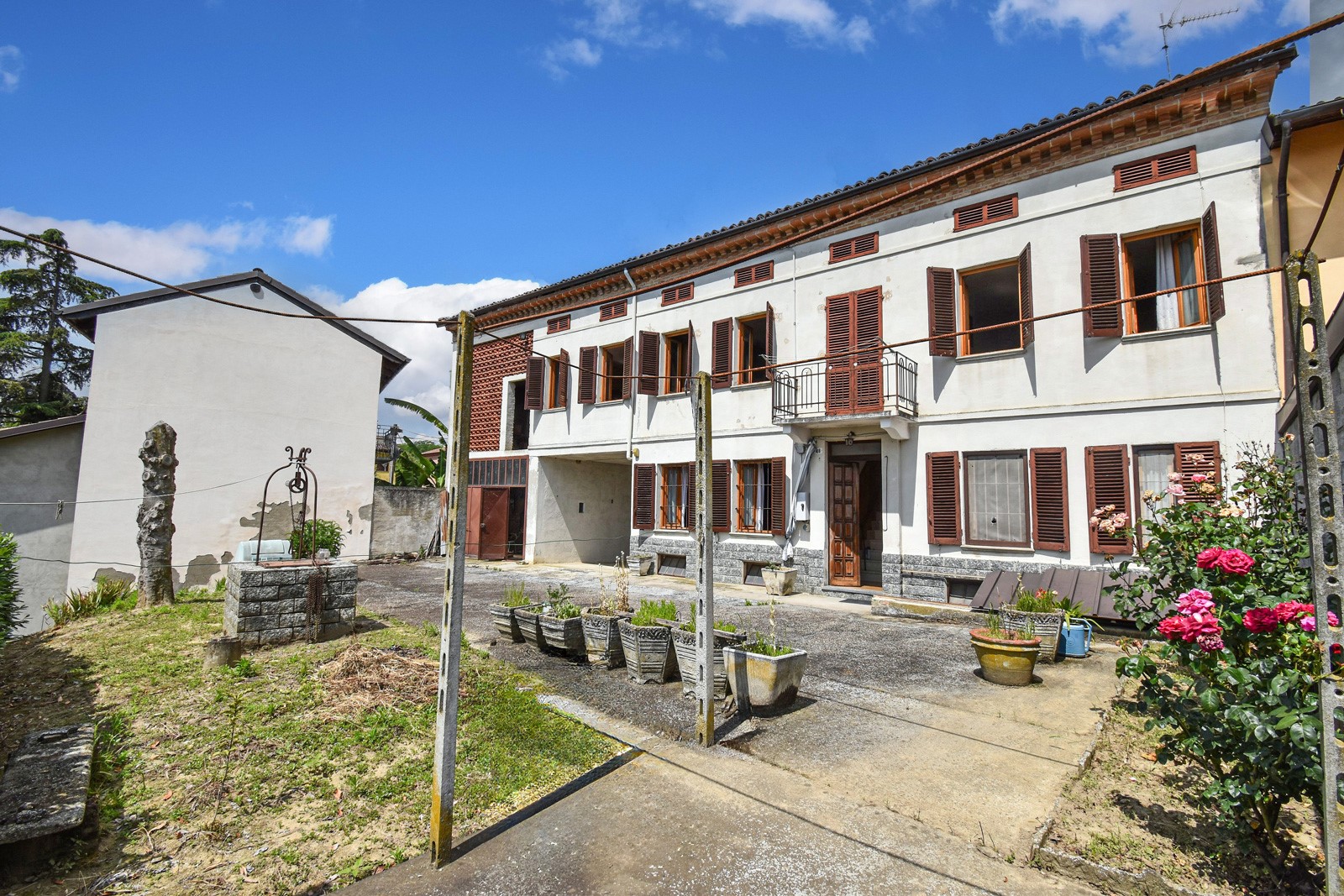 Rustik Landejendom til Salg i Montaldo Scarampi, Piemonte | CASA-ITALIA.dk